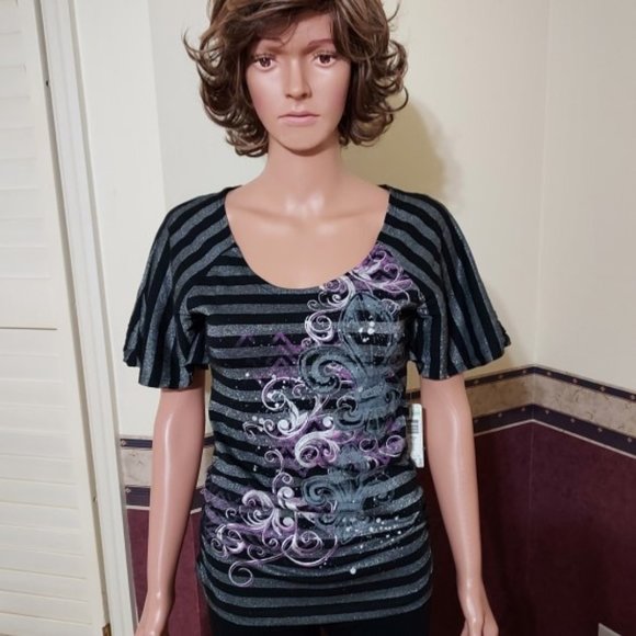 BONGO | Tops | Bongo Black Wall Metallic Floral Design Flare Short ...